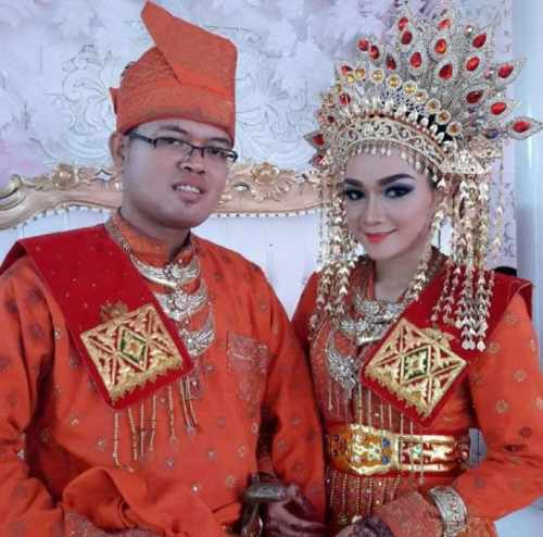 Detail Foto Pakaian Adat Melayu Riau Koleksi Nomer 36