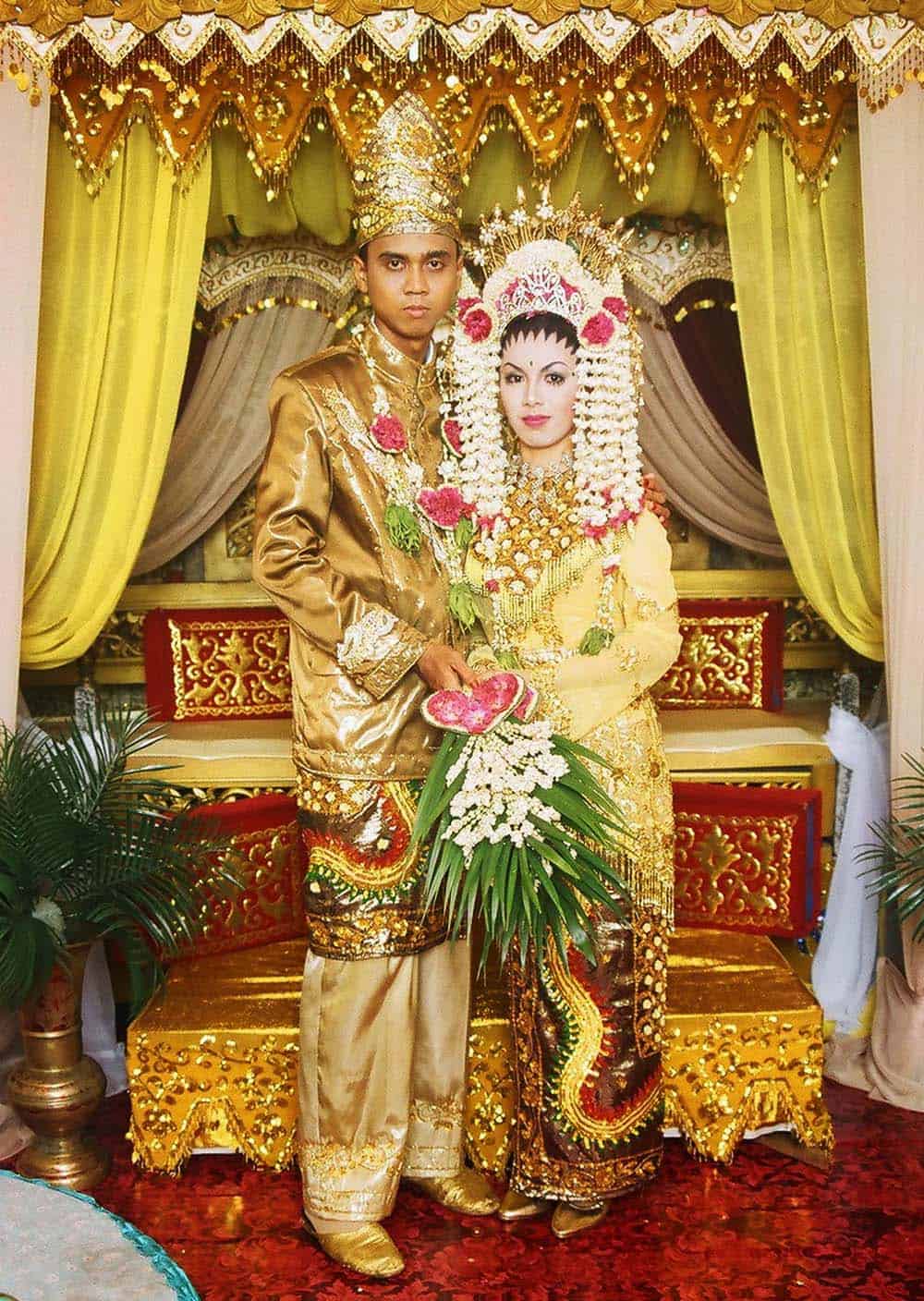 Detail Gambar Baju Adat Kalimantan Selatan Koleksi Nomer 5 Detail Gambar Baju Adat Kalimantan Selatan Koleksi Nomer 5