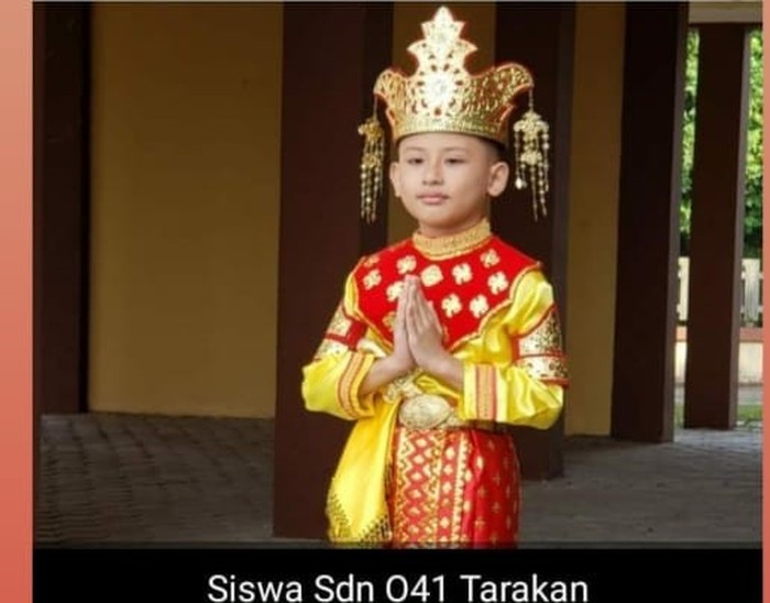 Detail Gambar Baju Adat Kalimantan Utara Koleksi Nomer 19 Detail Gambar Baju Adat Kalimantan Utara Koleksi Nomer 19