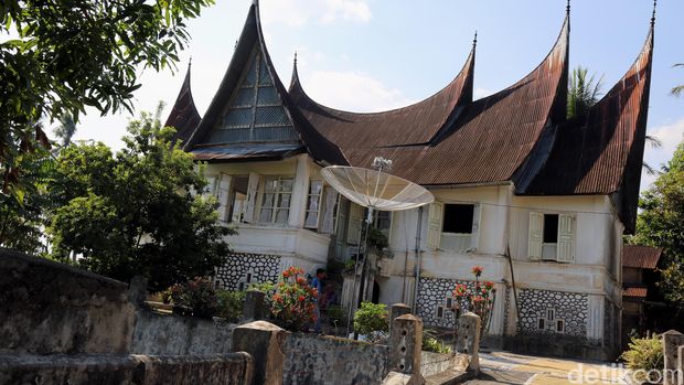 Detail Gambar Dan Nama Rumah Adat Di Indonesia Koleksi Nomer 50