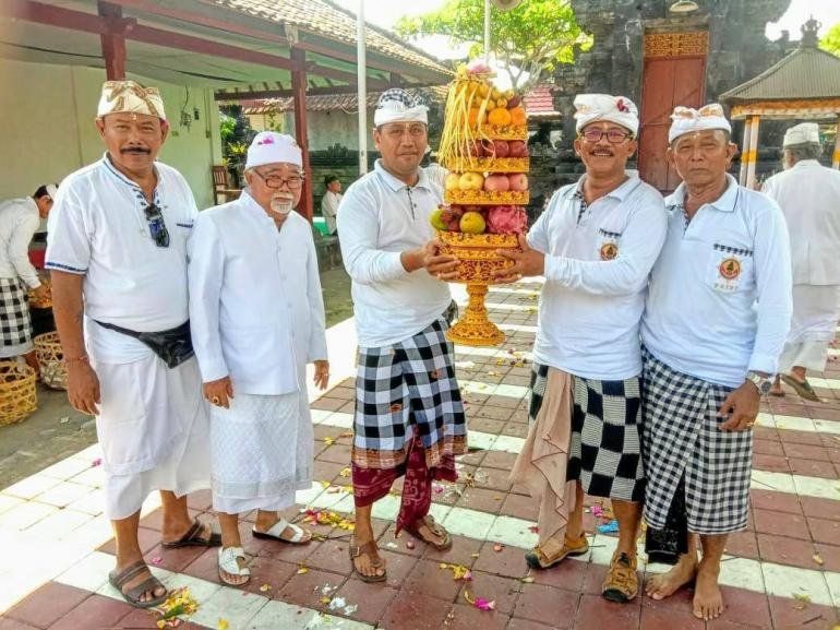 Detail Contoh Gambar Pakaian Adat Bali Koleksi Nomer 40 Detail Contoh Gambar Pakaian Adat Bali Koleksi Nomer 40
