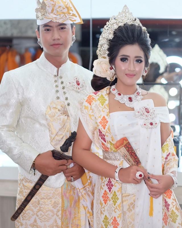 Detail Contoh Gambar Pakaian Adat Bali Koleksi Nomer 6 Detail Contoh Gambar Pakaian Adat Bali Koleksi Nomer 6