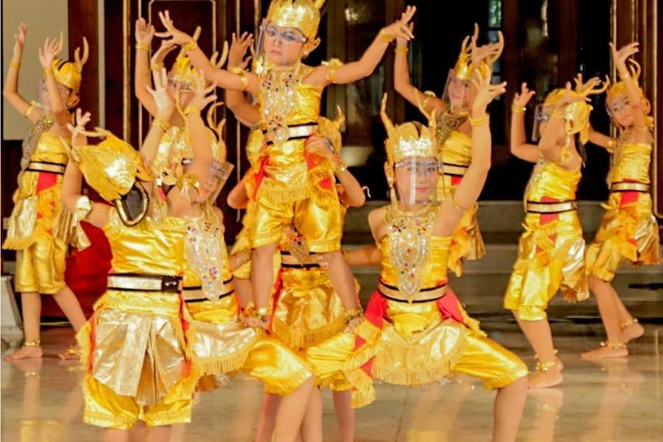 Gambar Orang Menari