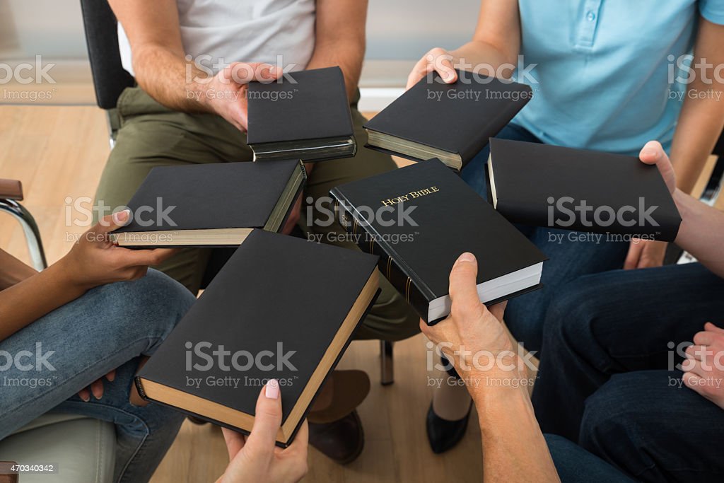 Halaman Unduh untuk file Gambar Orang Pegang Alkitab yang ke 5 Halaman Unduh untuk file Gambar Orang Pegang Alkitab yang ke 5
