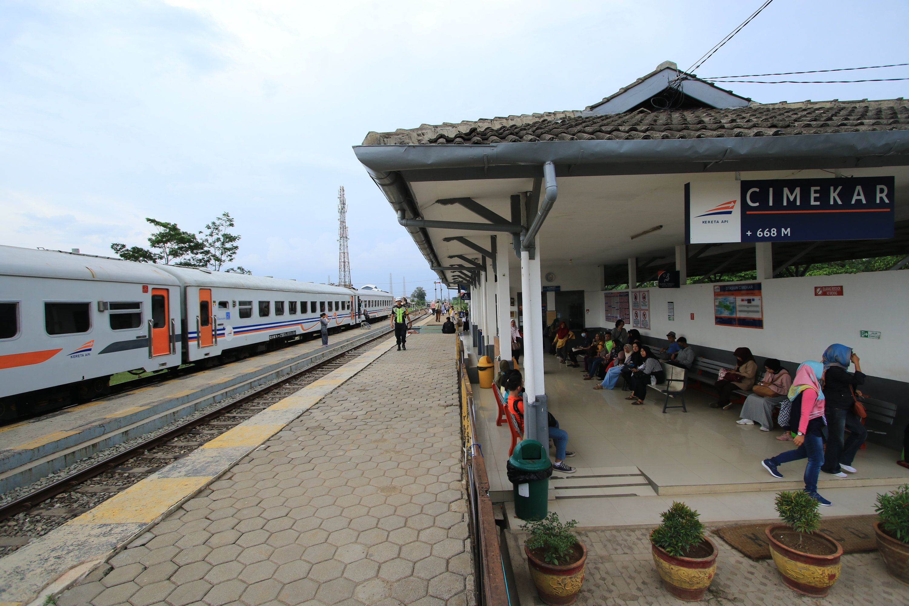 Detail Gambar Stasiun Kereta Api Koleksi Nomer 5 Detail Gambar Stasiun Kereta Api Koleksi Nomer 5
