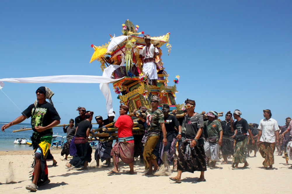 Detail Gambar Upacara Ngaben Di Bali Koleksi Nomer 11 Detail Gambar Upacara Ngaben Di Bali Koleksi Nomer 11