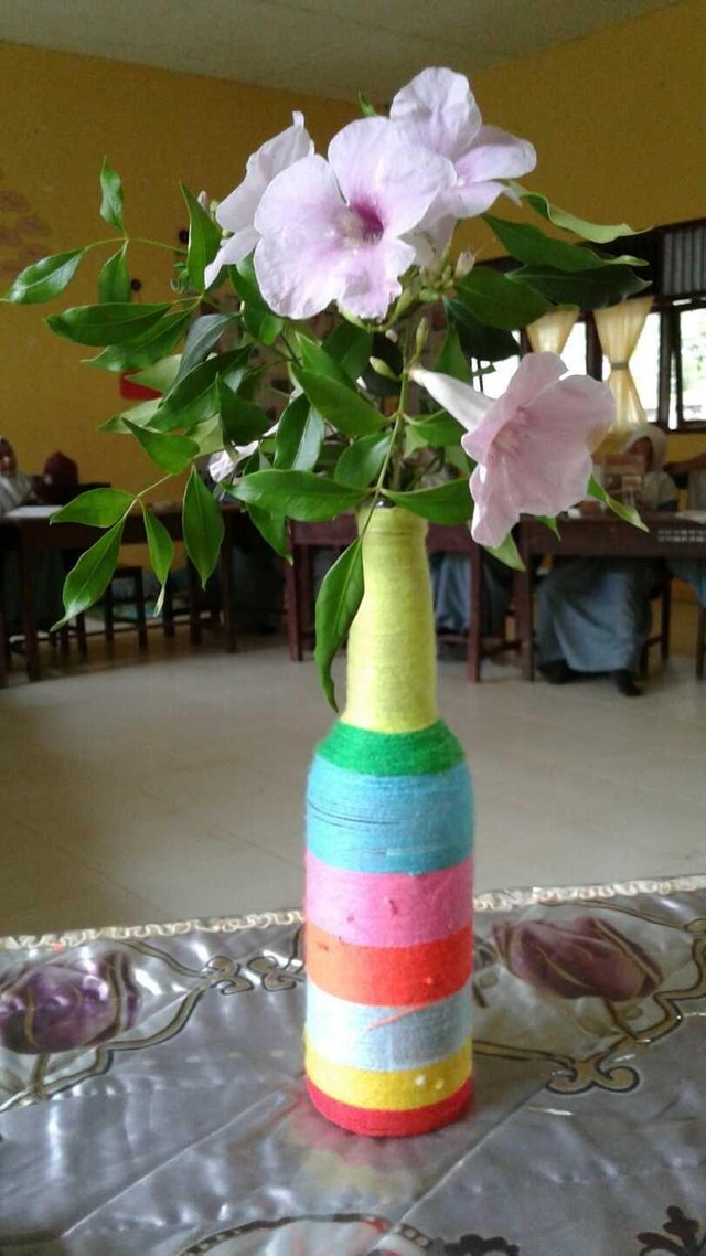 Halaman Unduh Untuk File Gambar Vas Bunga Dari Botol Sirup Yang Ke 11
