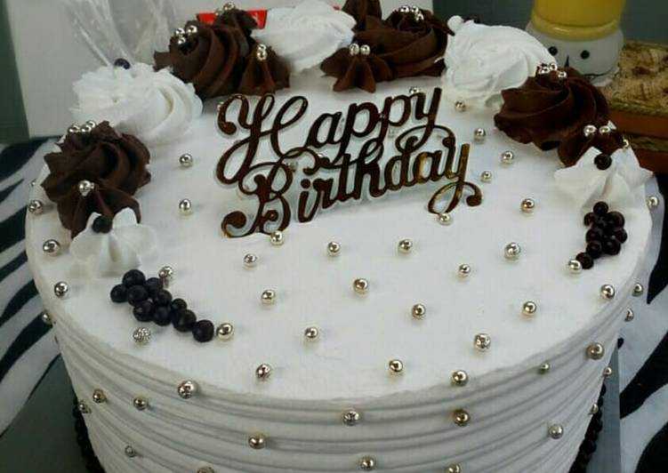 Detail Kue Ulang Tahun Coklat Putih Koleksi Nomer 25 Detail Kue Ulang Tahun Coklat Putih Koleksi Nomer 25