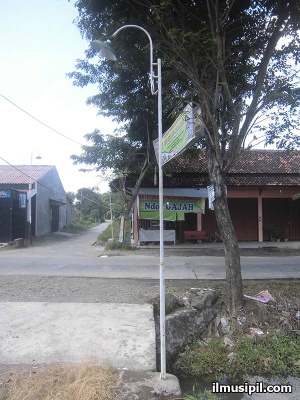 Detail Tiang Lampu Jalan Depan Rumah Koleksi Nomer 13 Detail Tiang Lampu Jalan Depan Rumah Koleksi Nomer 13